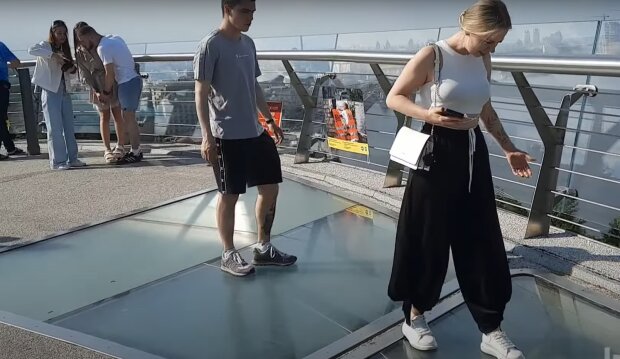 Астрологи назвали знаки Зодіаку в які найскладніше закохатися Читайте на Ukr Net