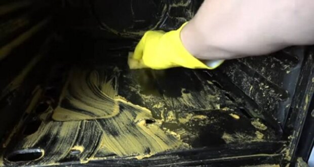 Як легко очистити духовку від жиру та бруду Читайте на Ukr Net