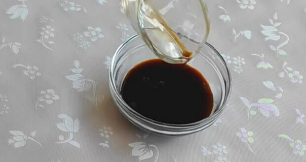 Прості поради як видалити плями від соєвого соусу з одягу та килима Читайте на Ukr Net