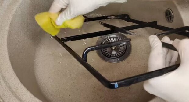 Фахівці розповіли як правильно очистити решітки плити Читайте на Ukr Net