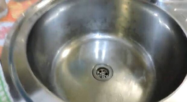 Фахівці розповіли як правильно очистити раковину із нержавіючої сталі Читайте на Ukr Net